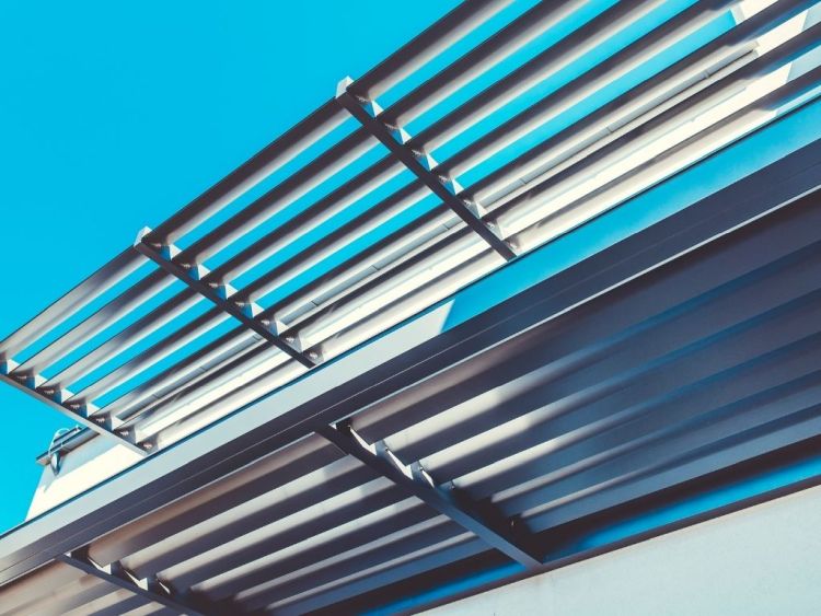 Schermature solari: 5 soluzioni per proteggersi dal sole