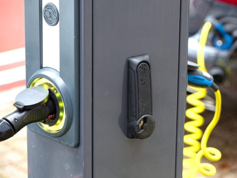 Installare colonnine elettriche in condominio, quanto costa