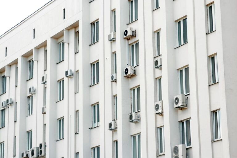 Condizionatori in condominio: tipologie e dimensioni ammesse