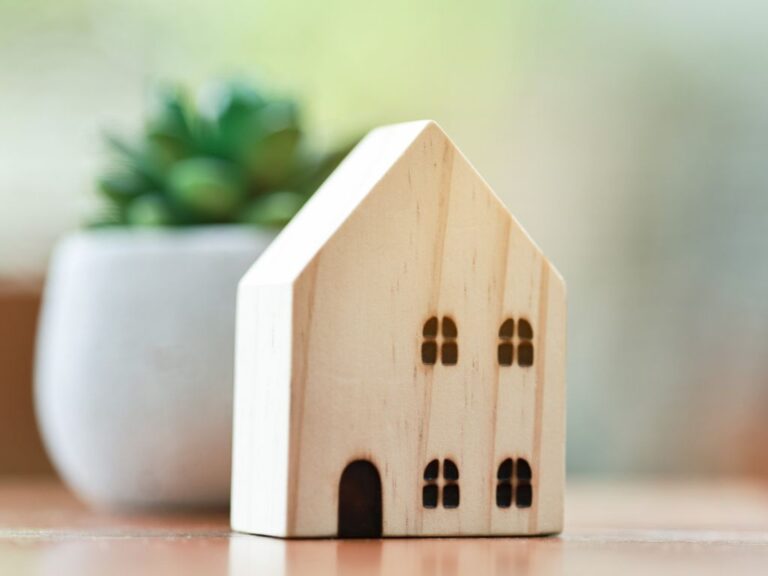 Riqualificare casa con materiali naturali