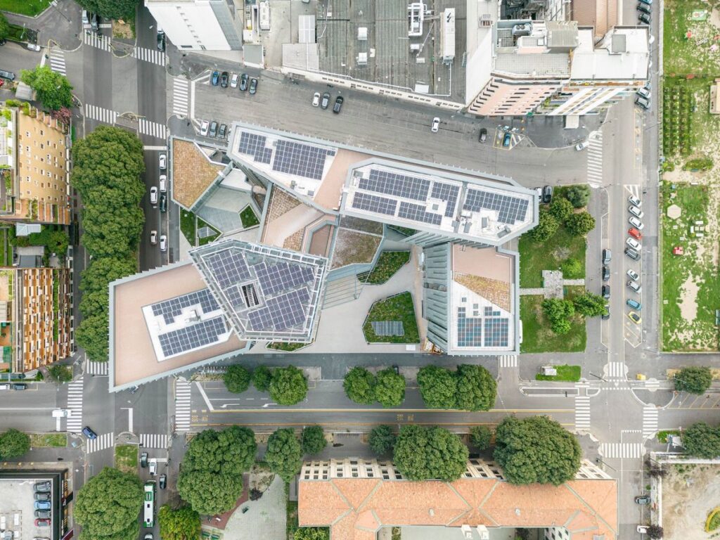 Pharo, edificio per uffici di Park Associati